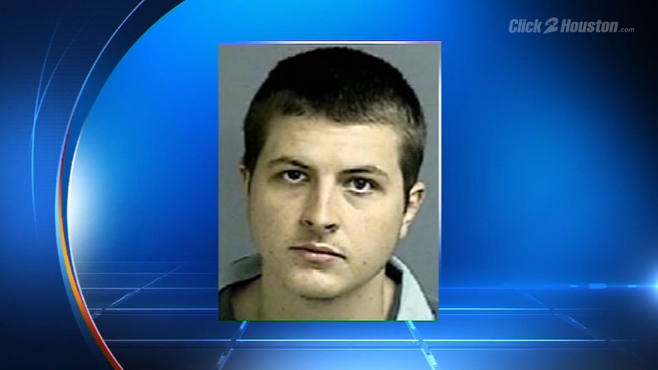 Thief Breaks Down Door Robs Homeowner At Gunpoint